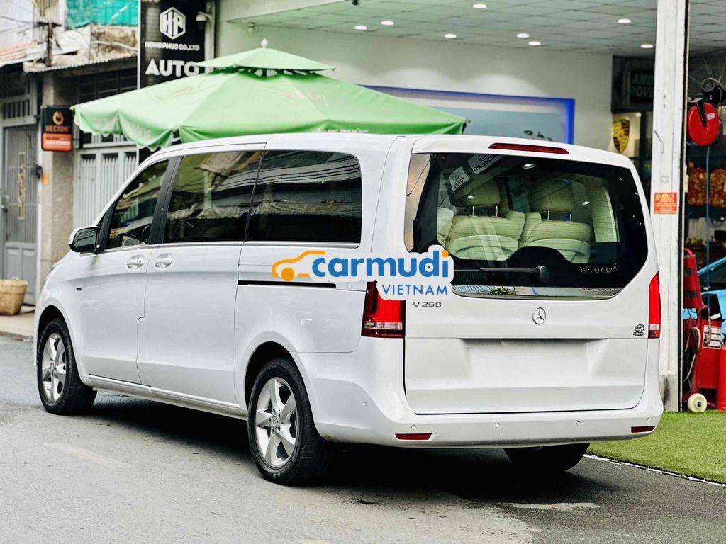 Mercedes Benz V250 up nội thất Christian Dior: Giá bán & khuyến mãi mới ...